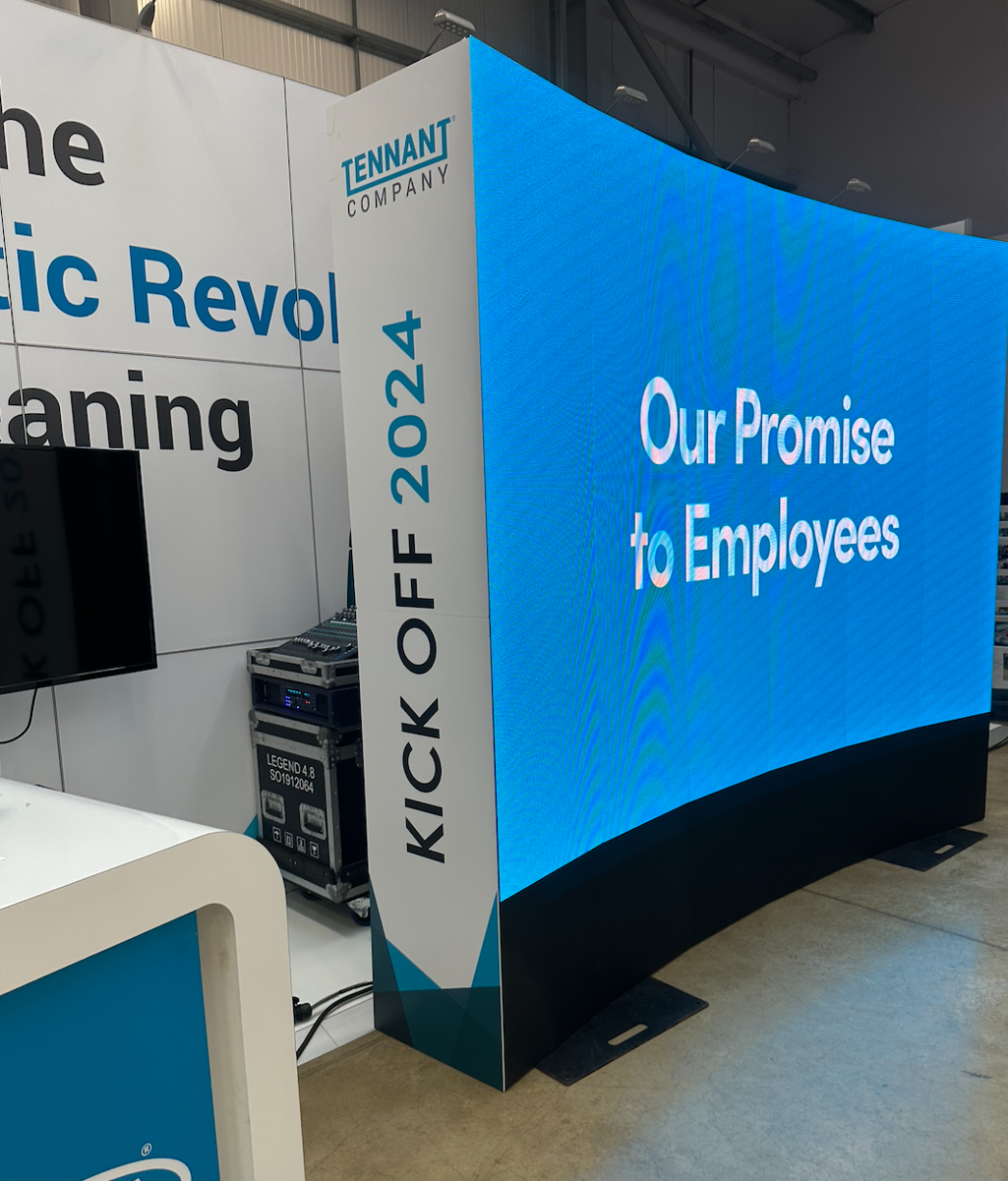 Exhibition Stand Curved LED Video Wall Hire | Event Visuals | UK